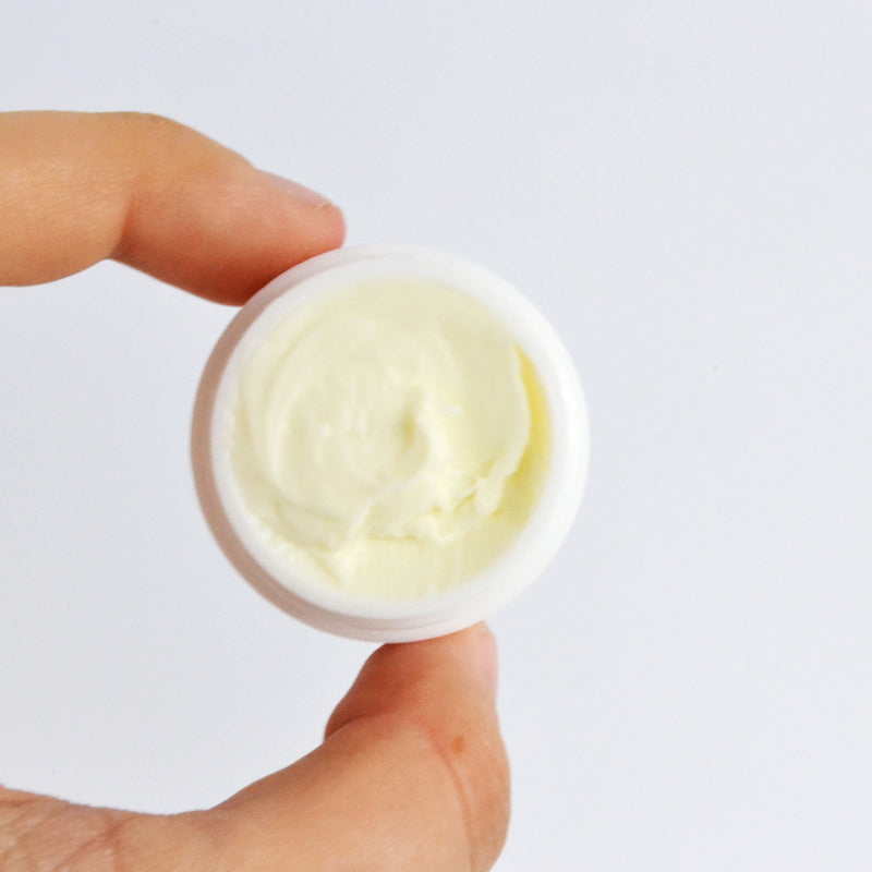 Bouton sur le nez : causes, types et solutions | Idoine Bio